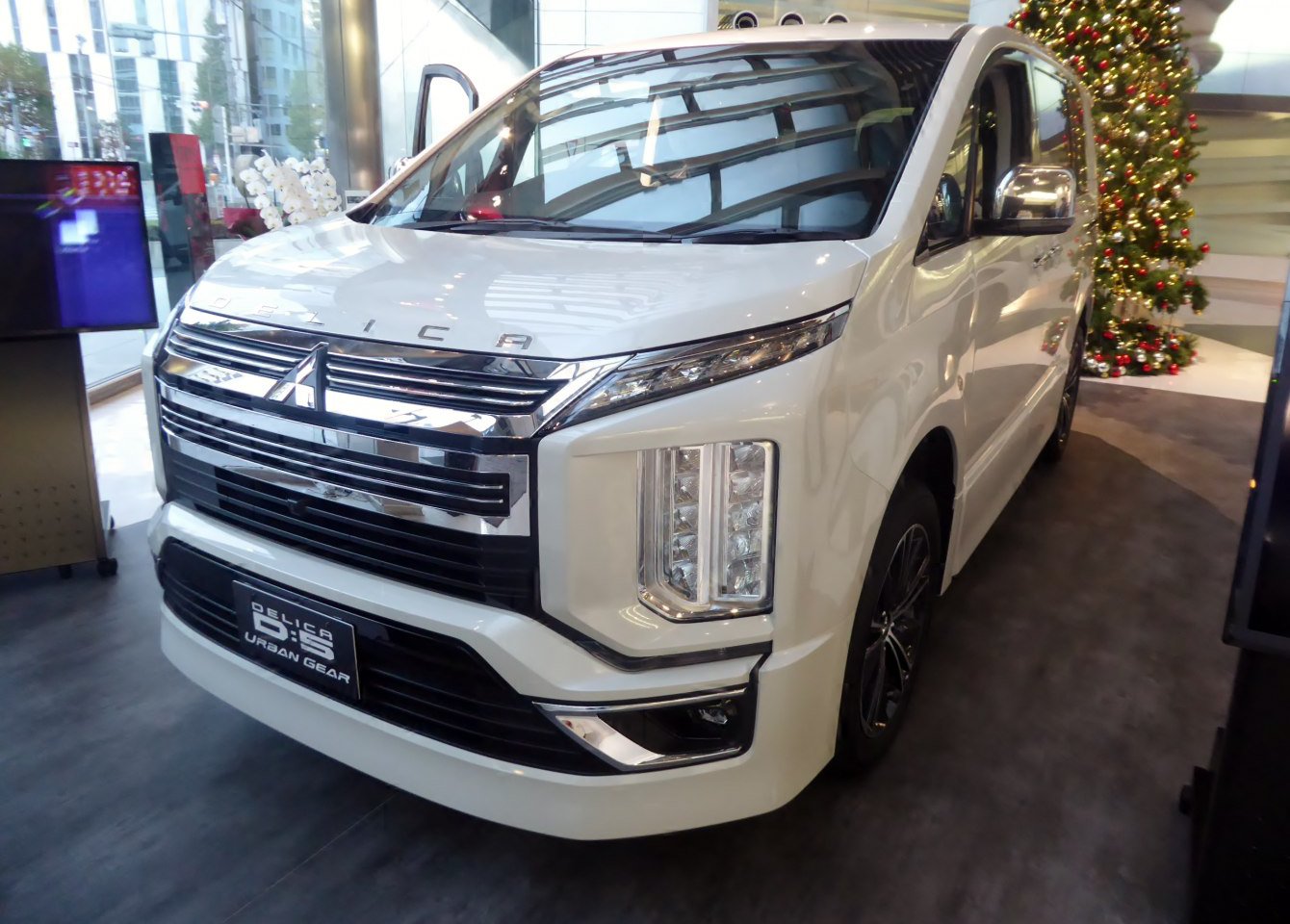 Mitsubishi Delica technical specifications and fuel economy